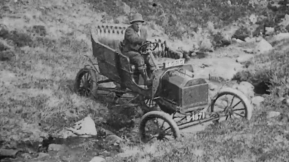 Tracing the Tracks: A History of Off-Roading on Sand • Desert Fellas ...